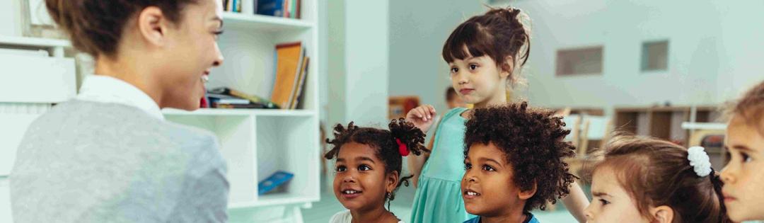 Comment devenir ATSEM : missions et salaire - digiSchool